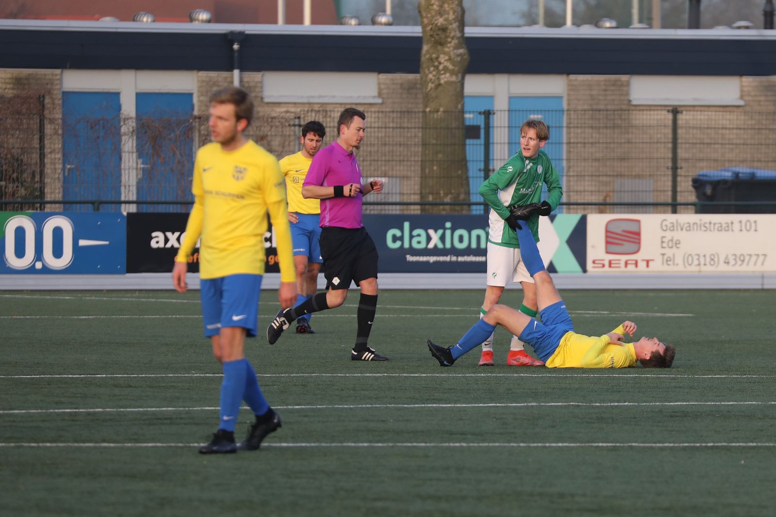 Krachteloos Jonathan delft onderspit; 2-1 nederlaag in Veenendaal tegen ...